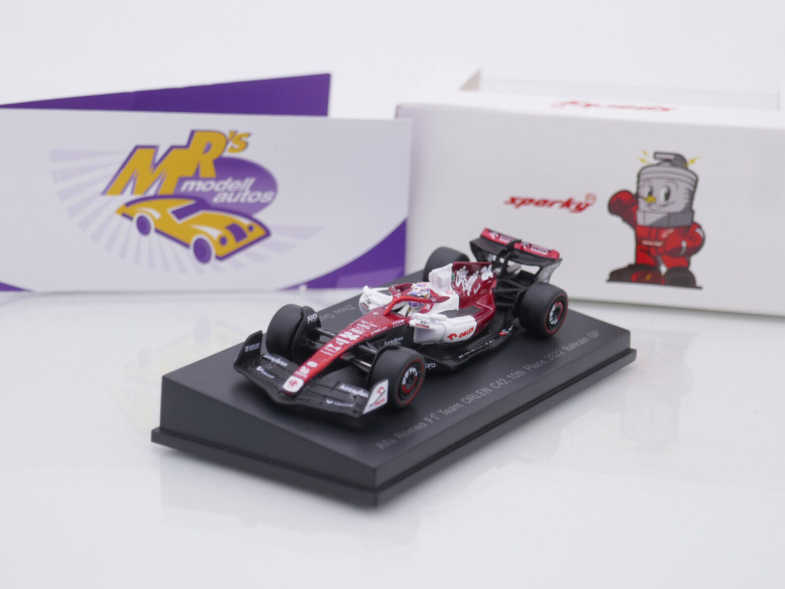 Mrs Modellautos - Sparky Y261 # Alfa Romeo Orlen C42 Nr.24 10th Bahrain ...